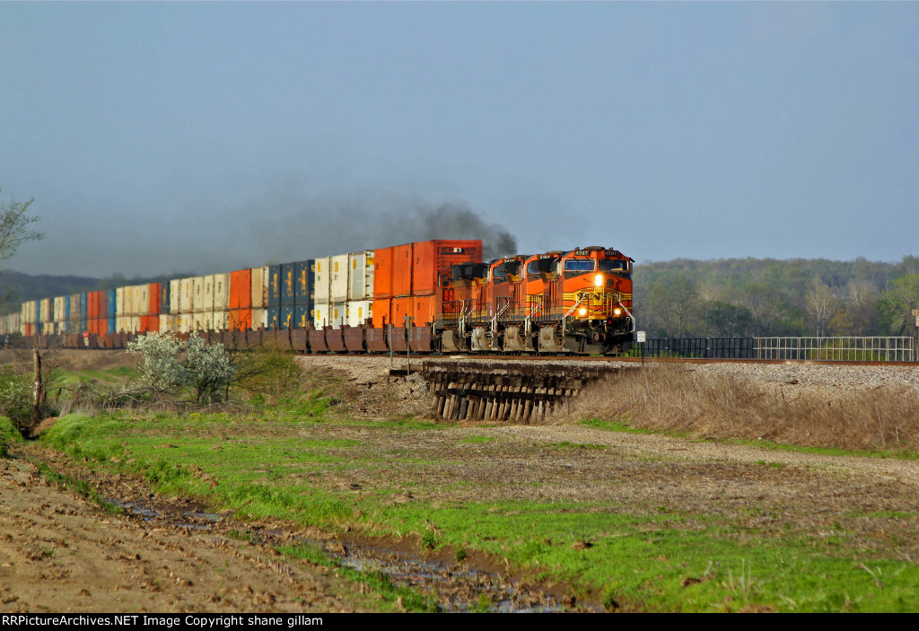 BNSF 4587 leads a stack train Wb.